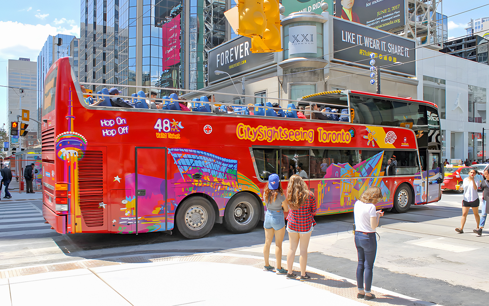 Toronto Hop On Hop Off Bus Tours | Convenient City Sightseeing